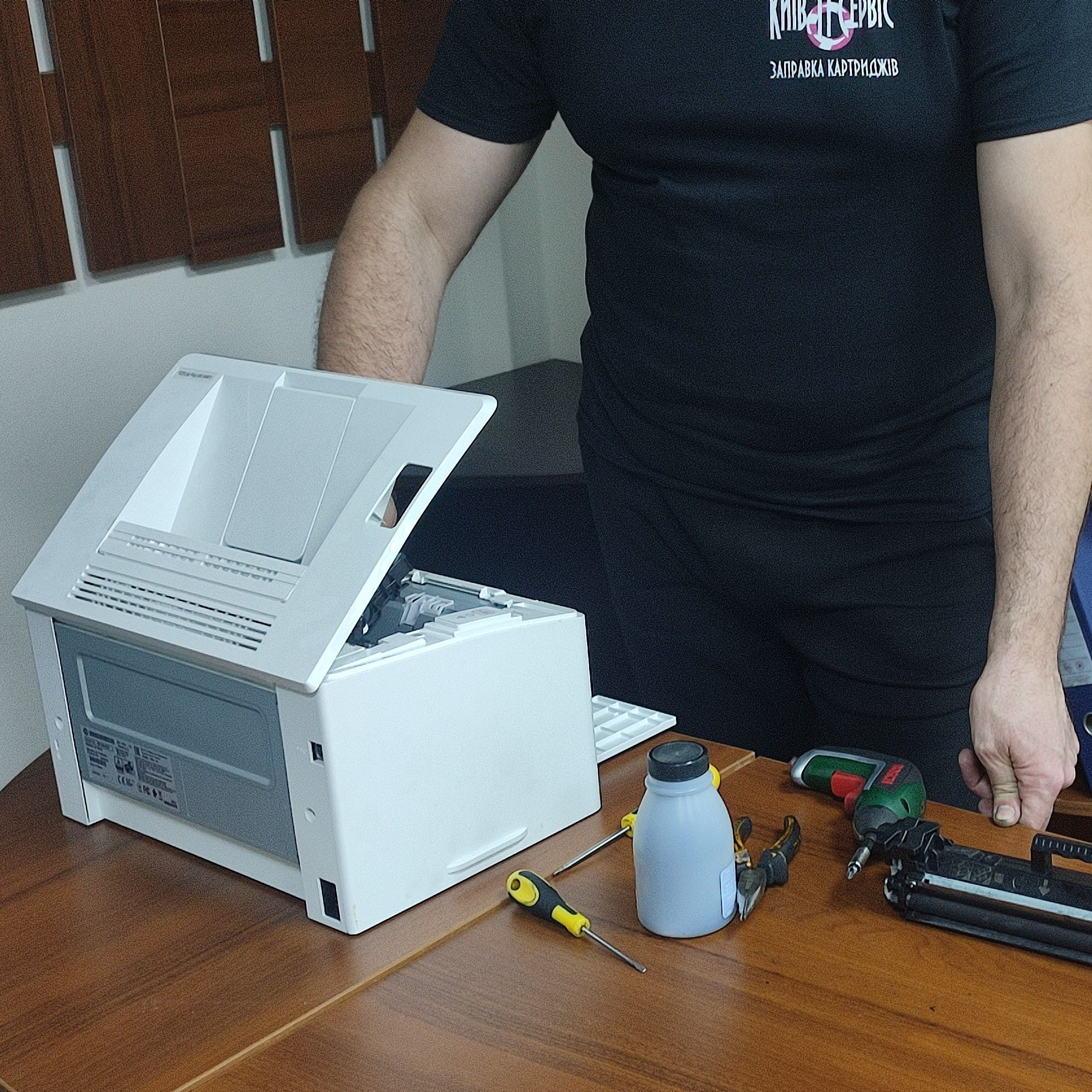 Принтер перестал захватывать бумагу — что делать? | Киев ИТ Сервис
